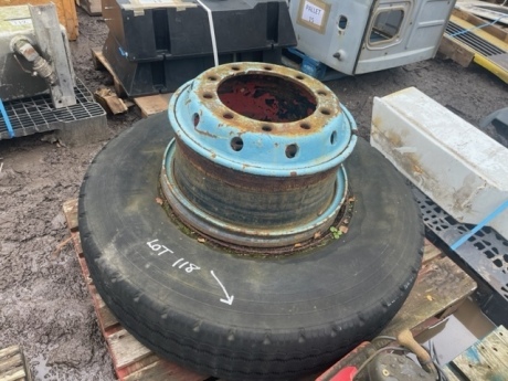 2 x VBG Drawbar Couplings 2 x Split Wheel Rims,1xTyres | Malcolm Harrison