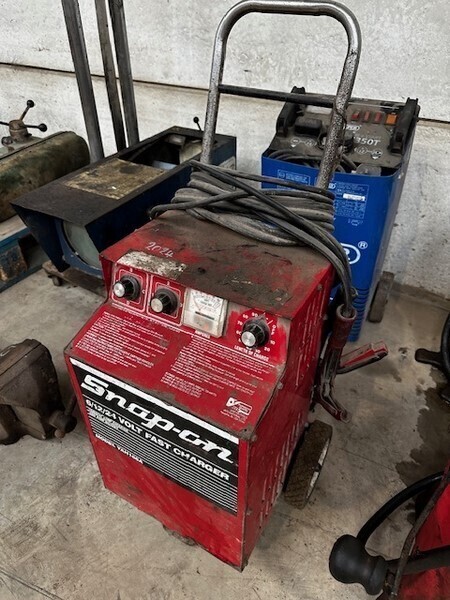 Snap On 6/12/24 Volt Fast Charger | Malcolm Harrison