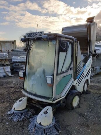 Green Machine 525 Hi Speed Sweeper | Malcolm Harrison