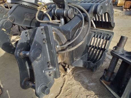 Selector Grab | Malcolm Harrison