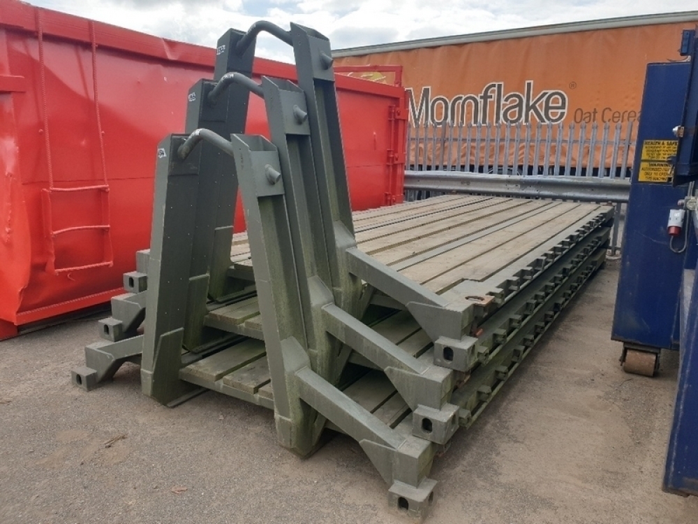 Big Hook 20' Flat Rack Body c/w Twistlocks | Malcolm Harrison